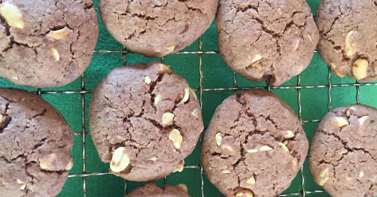 Peanut Drops by GlynisH. A Thermomix ® recipe in the category Baking ...