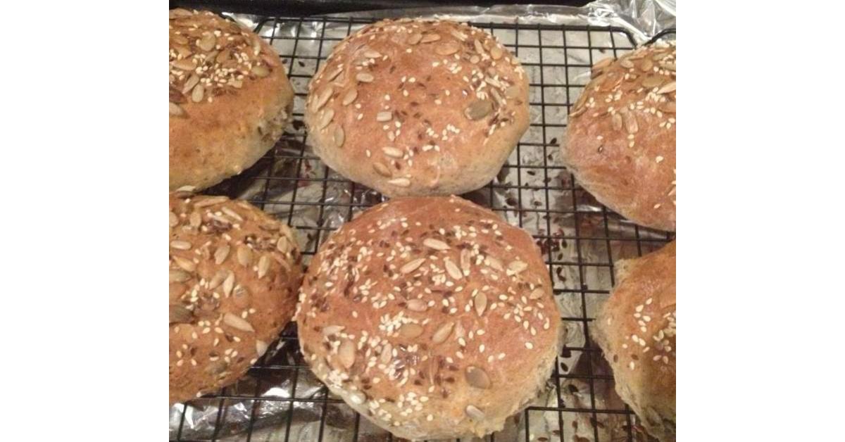 Multigrain Burger Buns by guest. A Thermomix ® recipe in the category ...