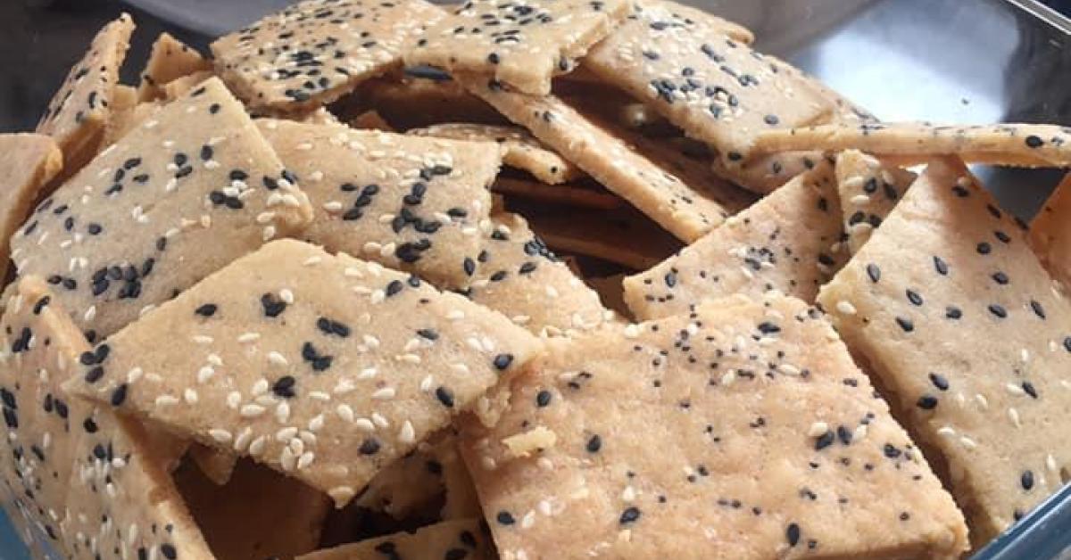 Janine's Plain Rice Crackers - Thermie and Friends by Janine Smith. A ...