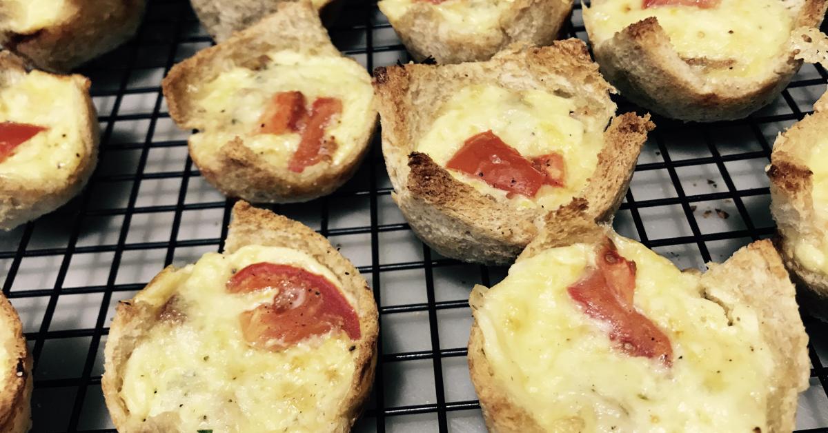 Mini quiches, with pastry or bread cases by monicaih. A Thermomix ...